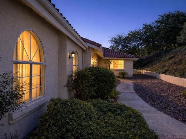 Single Family: MLS #260011 SD