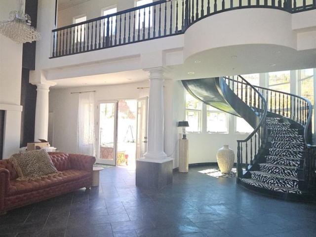 Single Family: MLS #260015 SD
