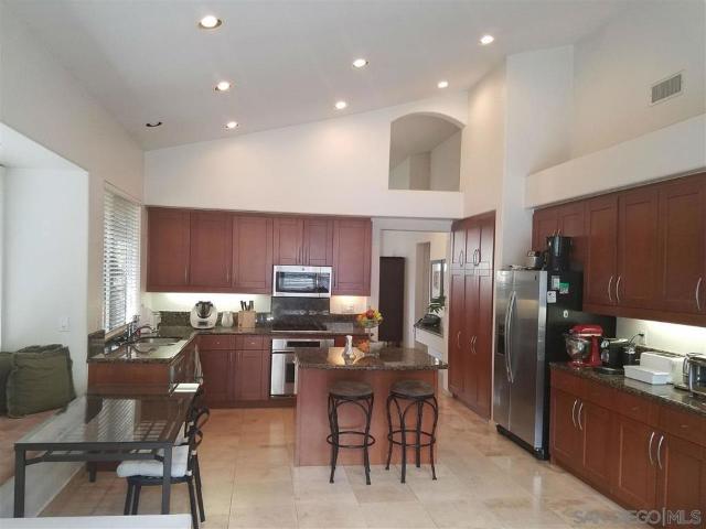 Single Family: MLS #260018 SD