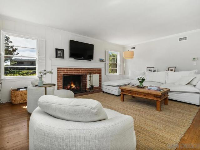 Single Family: MLS #260019 SD
