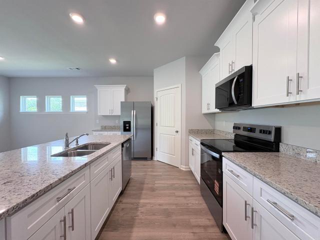 Single Family: MLS #26007