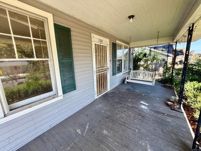 Single Family: MLS #26033