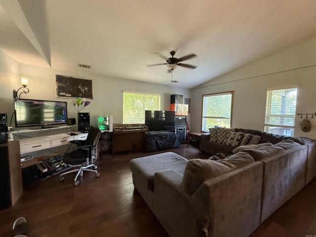 Single Family: MLS #26033