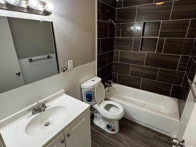 Single Family: MLS #26033