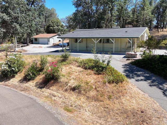Single Family: MLS #263272