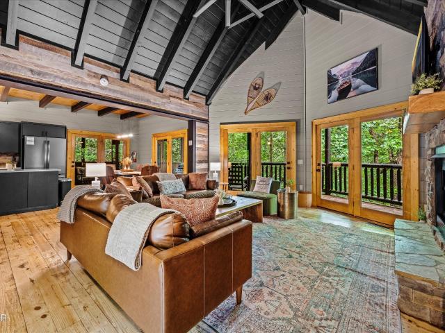 Single Family: MLS #311043
