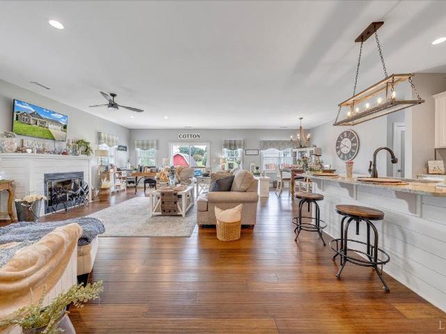 Single Family: MLS #368229
