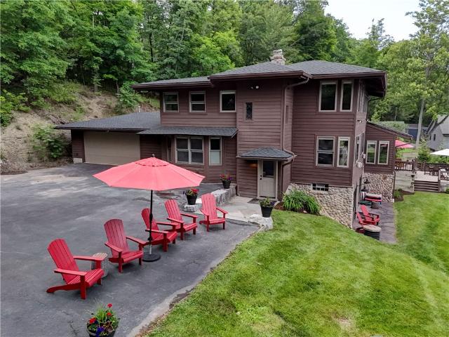 Single Family: MLS #R1673