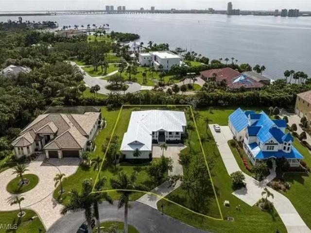 SINGLE_FAMILY Other North Fort Myers, FL 12630 Panasoffke.