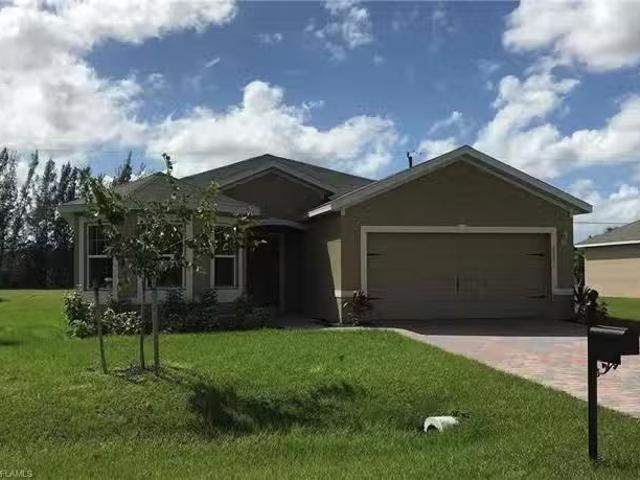 Single Family CAPE CORAL, FL 614 SW 25th Ln