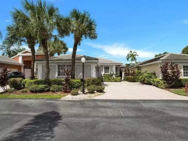 Single Family Detached Boca Raton, FL 22831 Windsor Wood Ct.