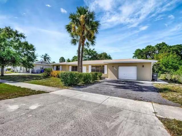 Single Family Detached Lake Park, FL 848 Hawthorne Dr
