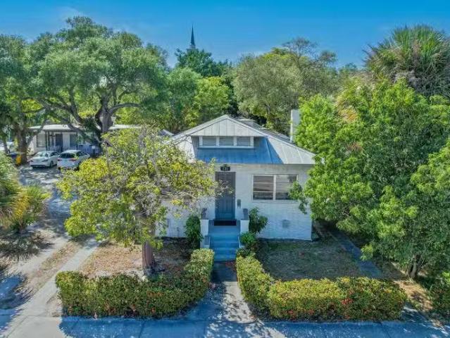 Single Family Detached Lake Worth Beach, FL 131 S Federal Hwy