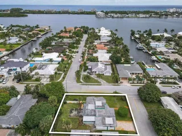 Single Family Detached Lake Worth, FL 2301 N Lakeside Dr