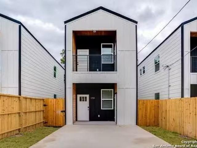 Single Family Detached San Antonio, TX 1725 E Crockett St