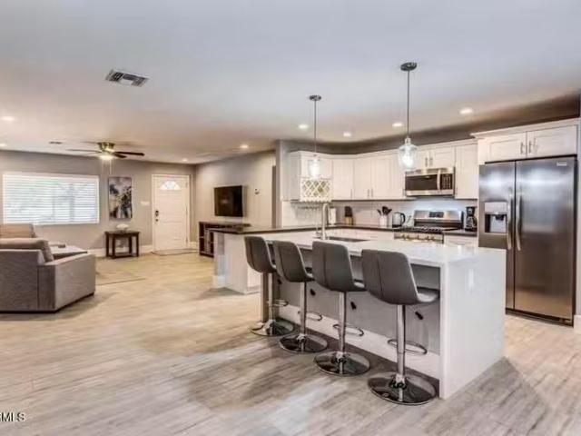 Single Family Detached Scottsdale, AZ 8535 E Catalina Dr