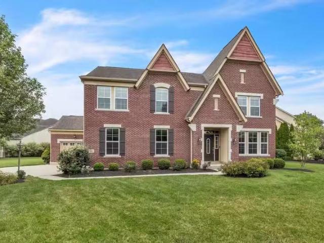 Single Family Freestanding, 2 Story Powell, OH 8062 Millway.