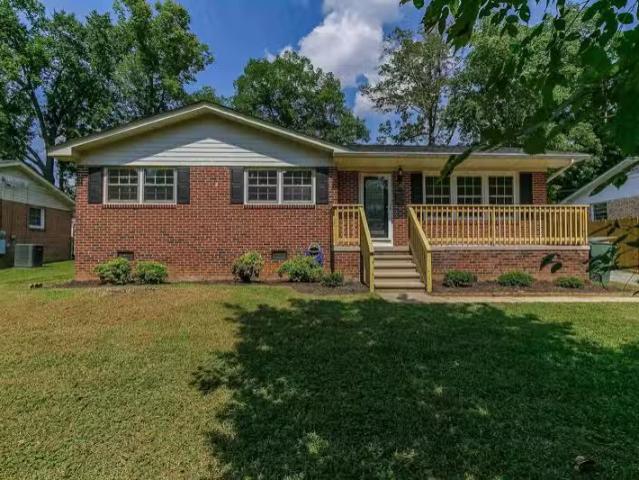 Single family home at Graham for rent 910 Sycamore Rd