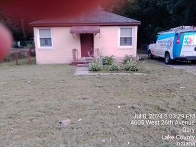 Single family home but used as a duplex private i