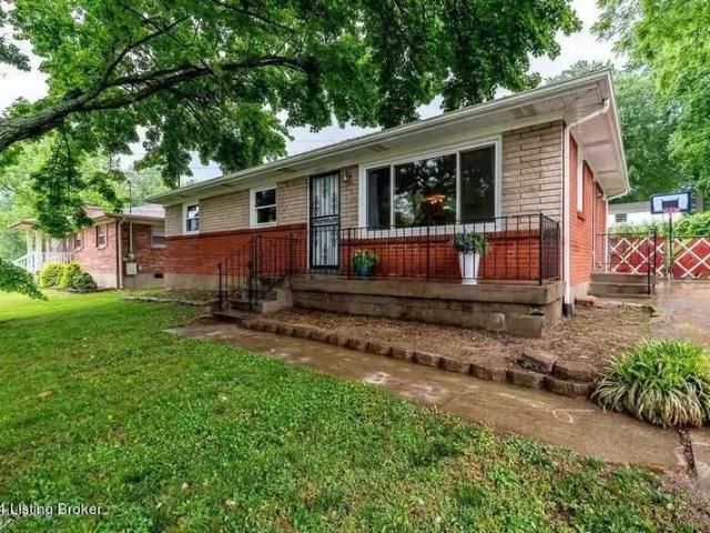 Single Family Residential Louisville, KY 6813 Sandstone Blvd