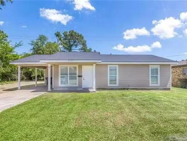 Single Family Residence, Traditional Lake Charles, LA 3107.