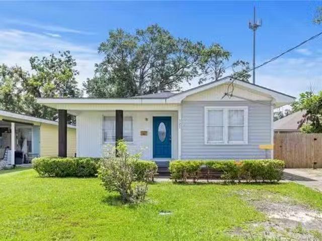 Single Family Residence, Traditional Lake Charles, LA 325 G.
