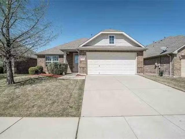 Single Family Residence, Traditional Little Elm, TX 2129 Mi.