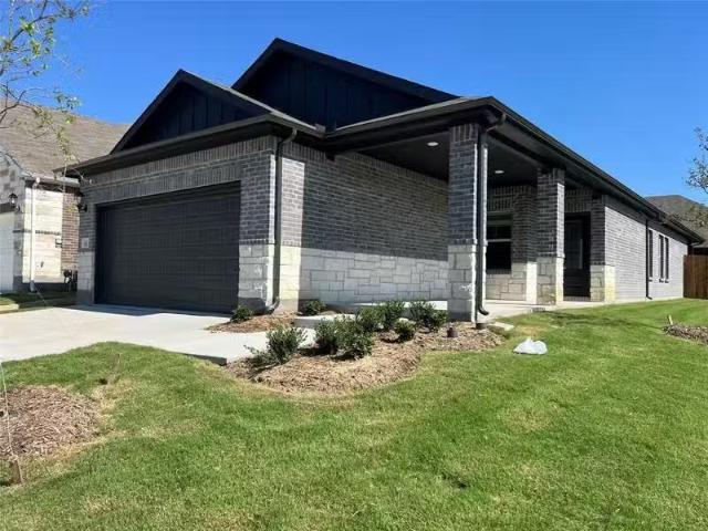 Single Family Residence, Traditional Mc Kinney, TX 613 Russ.