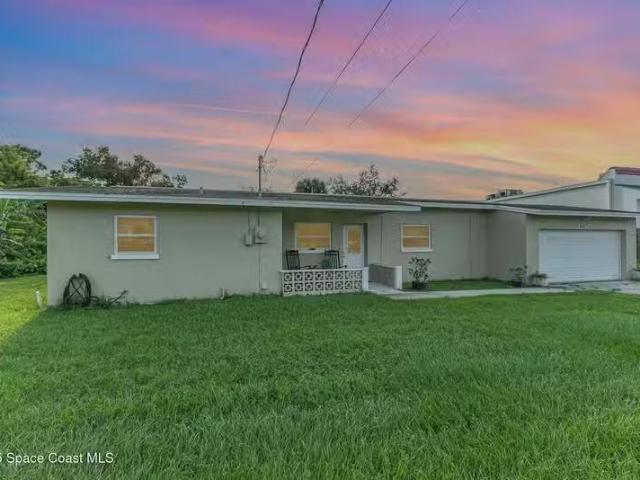 Single Family Residence, Traditional Melbourne, FL 2410 Dai.
