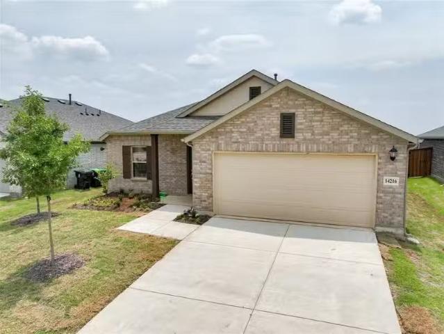 Single Family Residence, Traditional Pilot Point, TX 14216.