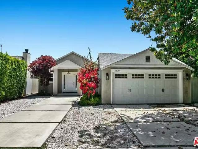 Single Family Residence, Traditional Sherman Oaks, CA 5510.