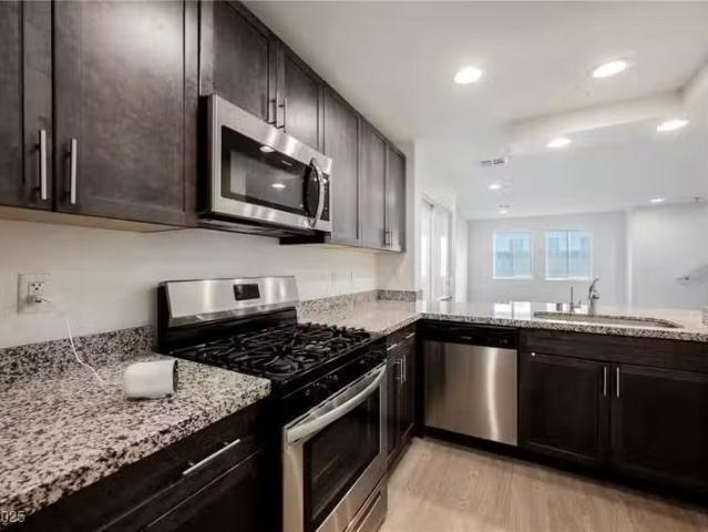 Single Family Residence, Two Story Las Vegas, NV 4089 Morni.