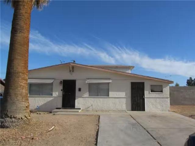 Single Family Residence, Two Story Las Vegas, NV 6121 Everg.