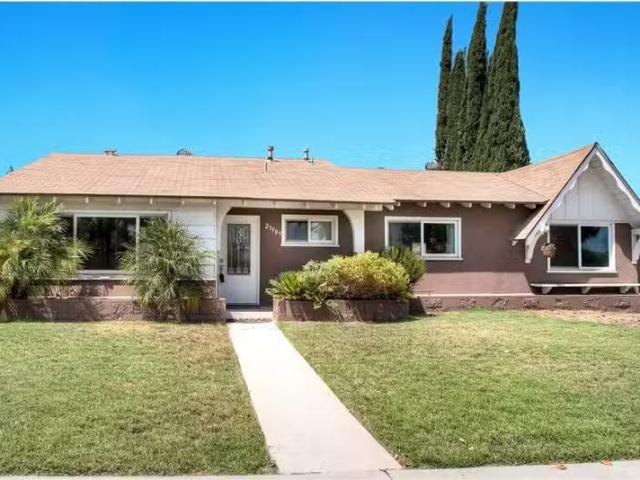 Single Family Residence West Hills, CA 23909 Vanowen St