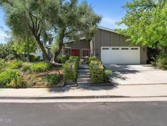 Single Family Residence Agoura Hills, CA 29404 Greengrass Ct