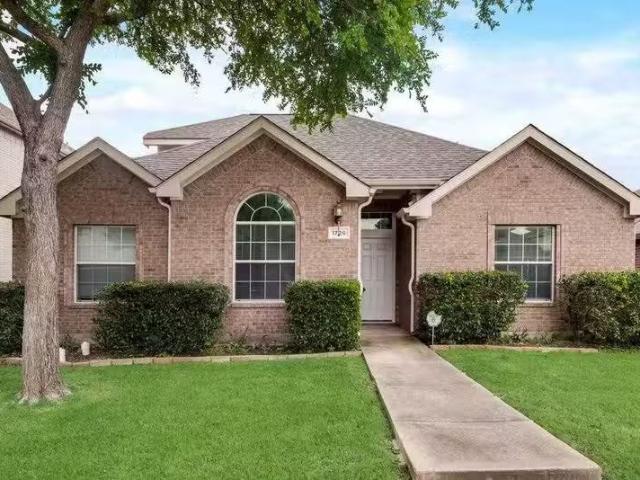 Single Family Residence Allen, TX 1726 Mineral Springs Dr