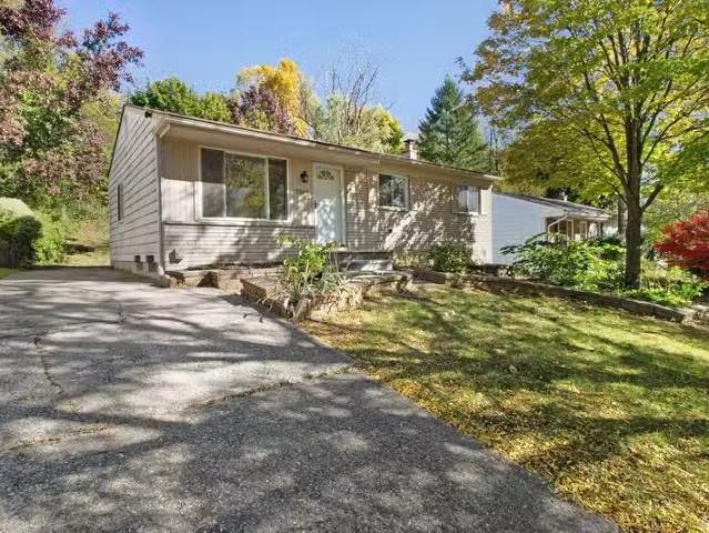 Single Family Residence Ann Arbor, MI 2100 Winewood Ave