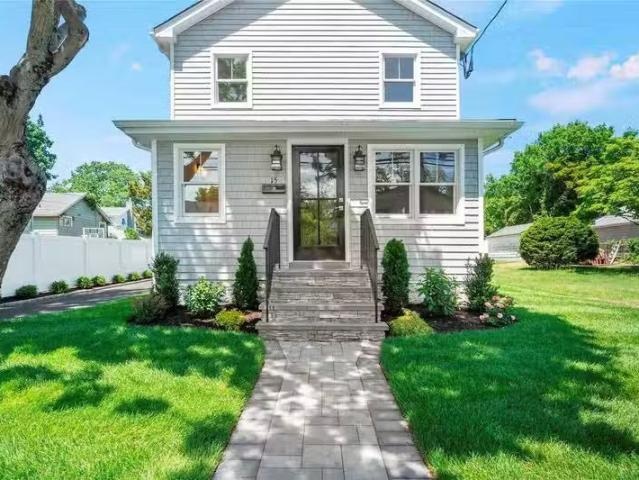 Single Family Residence Bayville, NY 15 Tildean Ln