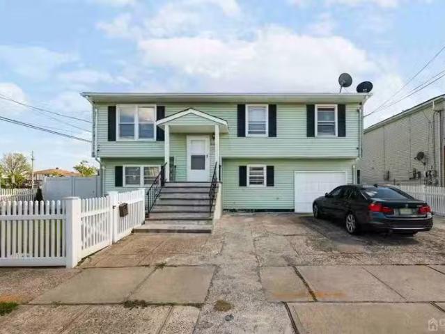 Single Family Residence, Bi Level Carteret, NJ 42 Mercer St