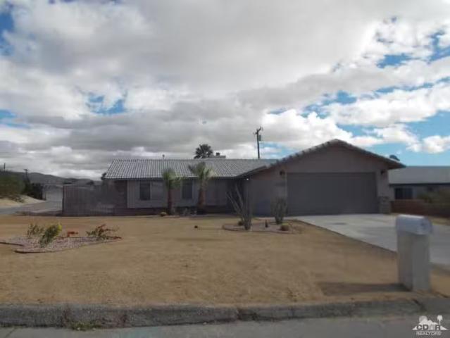 Single Family Residence, Contemporary Desert Hot Springs, CA.