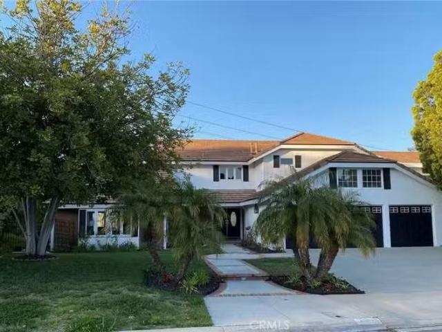 Single Family Residence, Contemporary Laguna Hills, CA 2593.