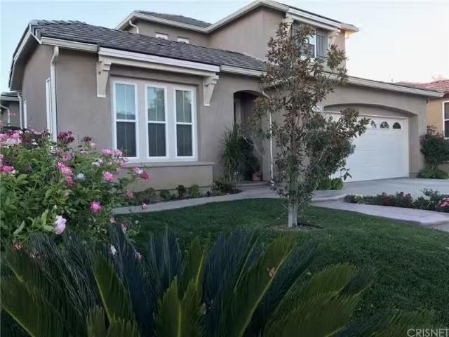 Single Family Residence, Contemporary Saugus, CA 19740 Paig.
