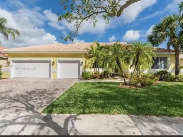 Single Family Residence Cooper City, FL 12841 Country Glen Dr