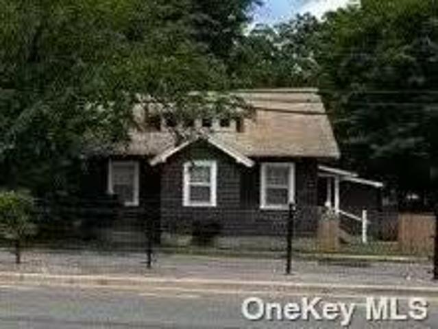 Single Family Residence, Colonial Amityville, NY 551 Broadway