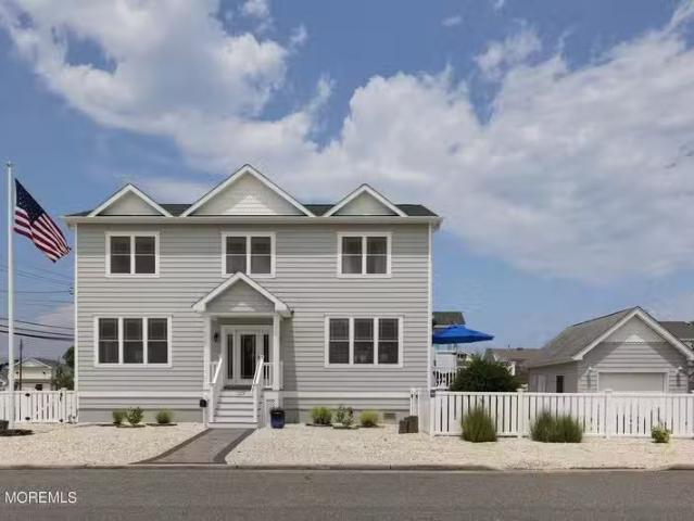 Single Family Residence, Colonial Lavallette, NJ 1607 Balti.