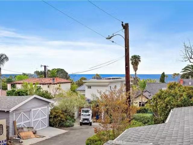 Single Family Residence, Cottage Laguna Beach, CA 1466 Rand.