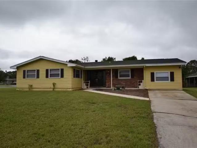 Single Family Residence DELTONA, FL 1931 English Dr