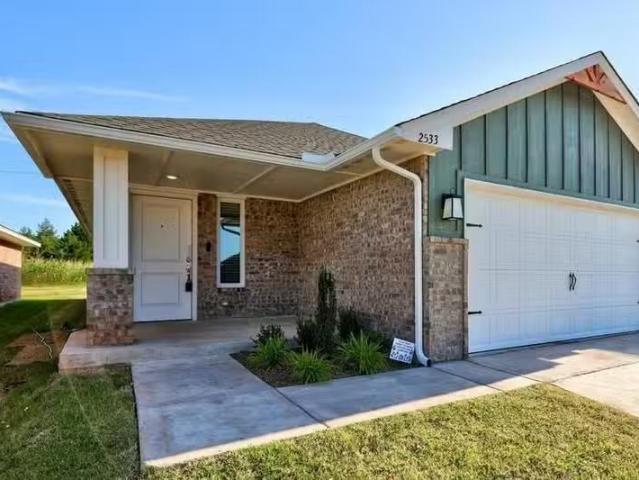 Single Family Residence Edmond, OK 2533 Nw 199th St