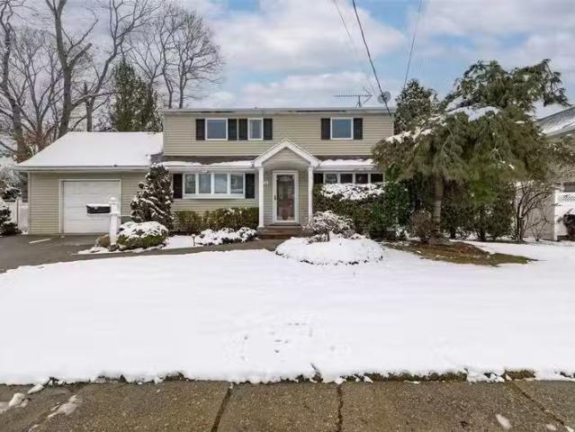 Single Family Residence, Exp Cape Massapequa Park, NY 143 W.