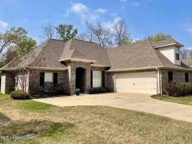 Single Family Residence, French Acadian Madison, MS 232 Buc.
